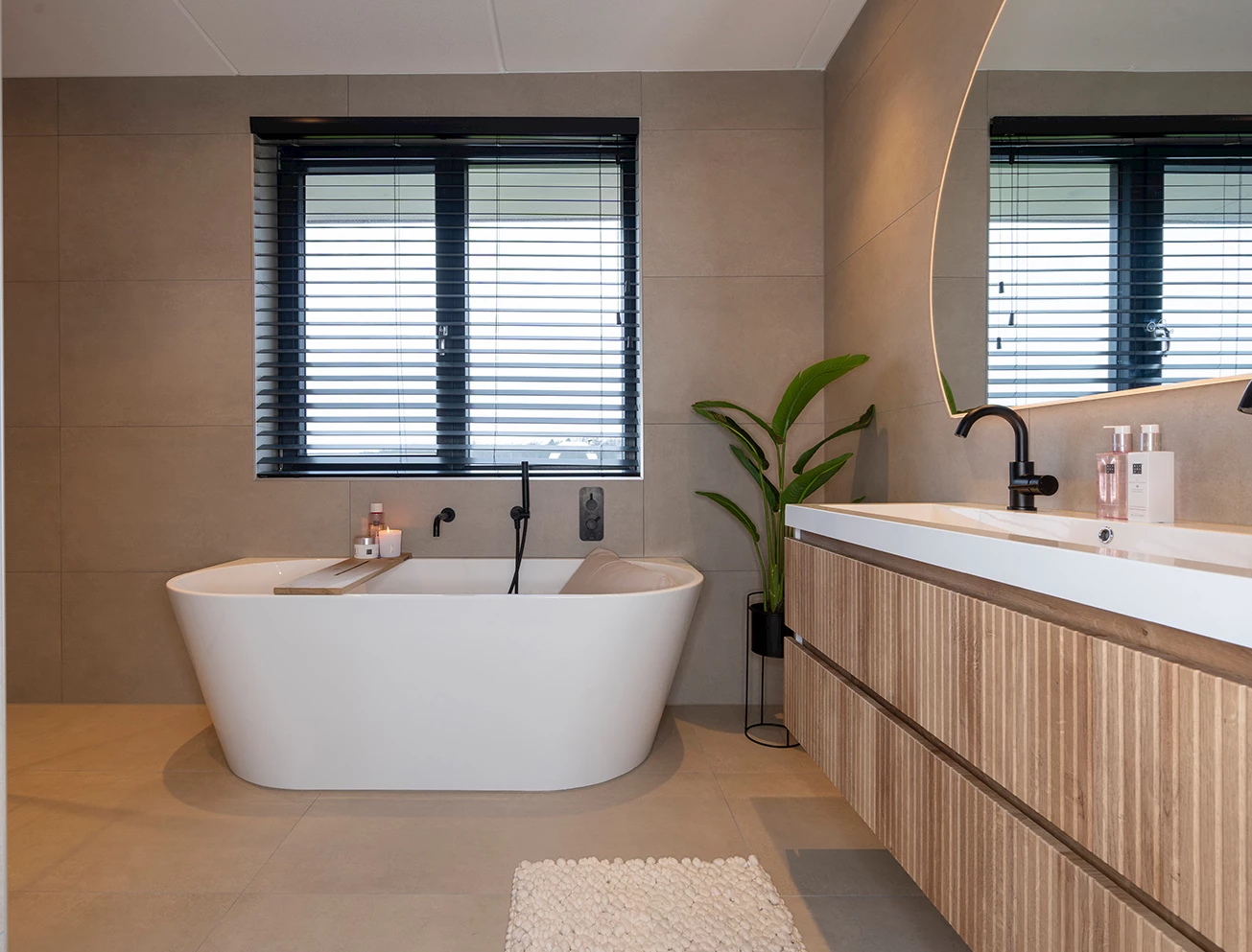 Moderne badkamer: minimalistisch, strak en trendy